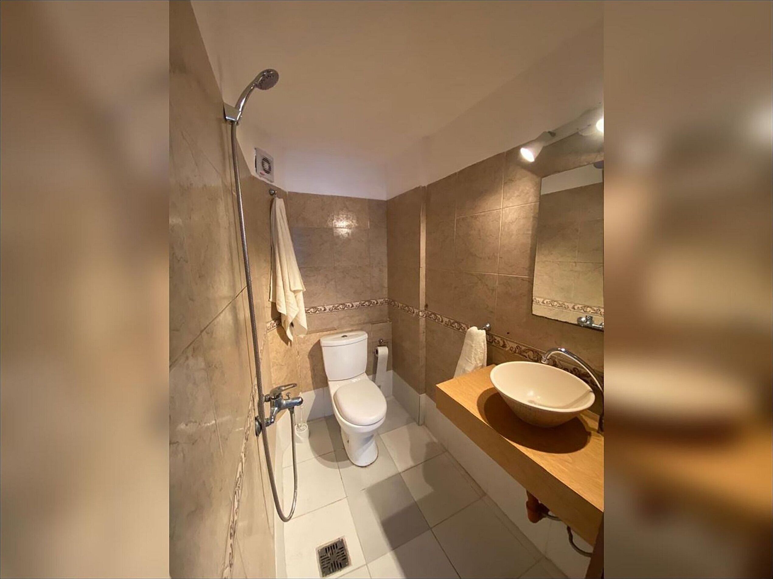 Apartamento básico | Banheiro