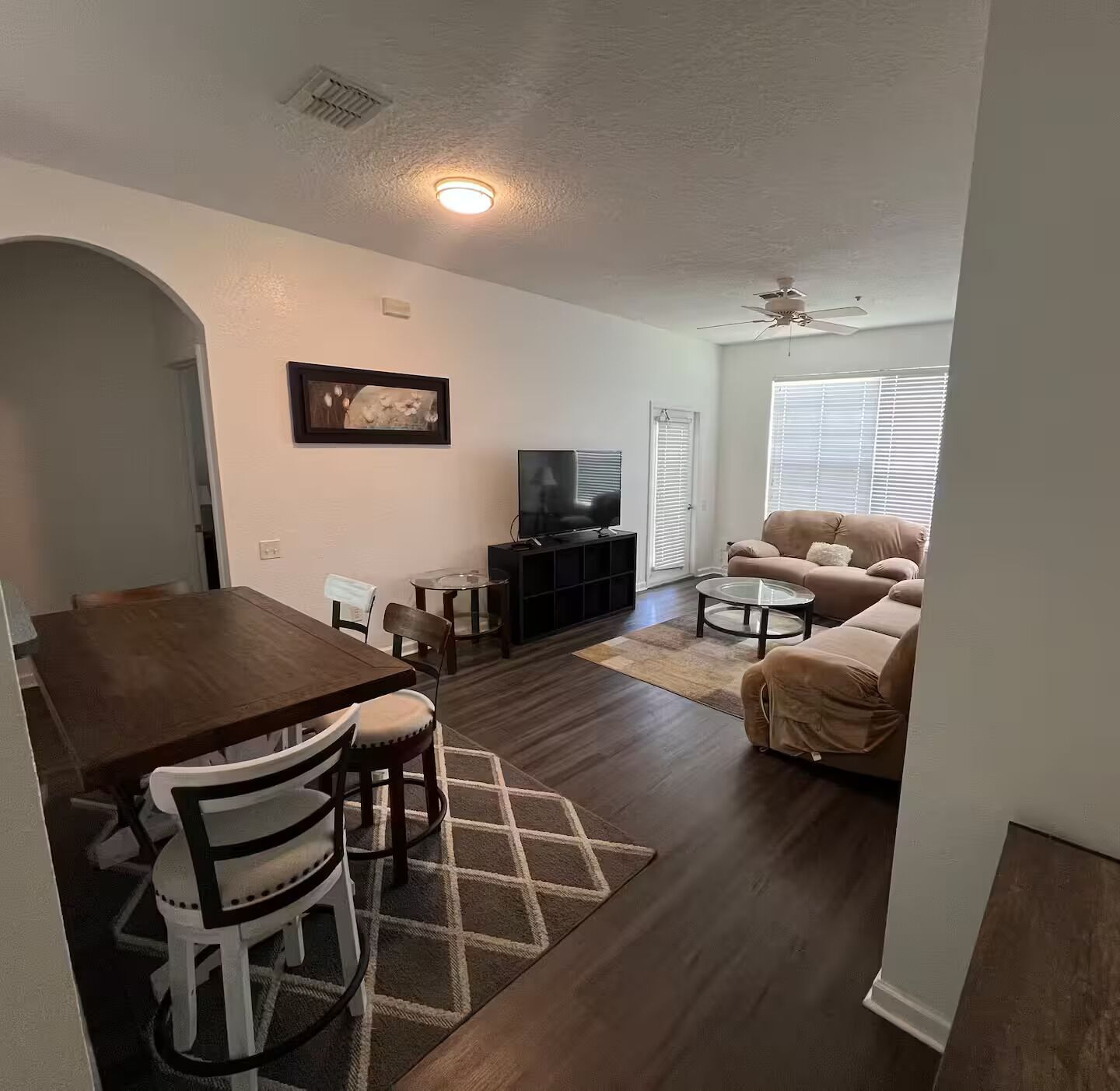 Fabulous 2 Bedroom Condo Unit, Close To Parks - Celebration, FL