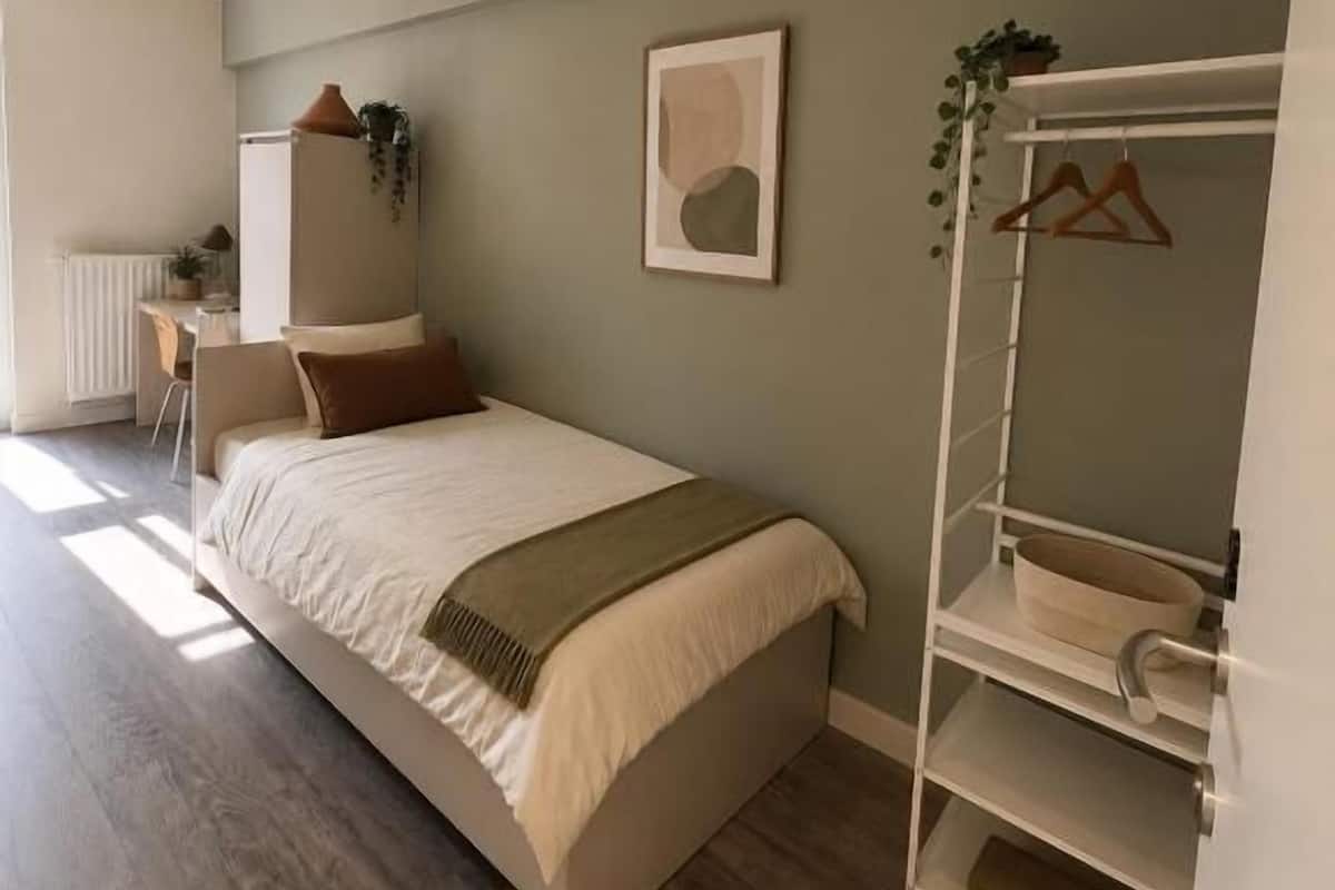 Quarto | Secretária, secretária adequada para computadores portáteis 