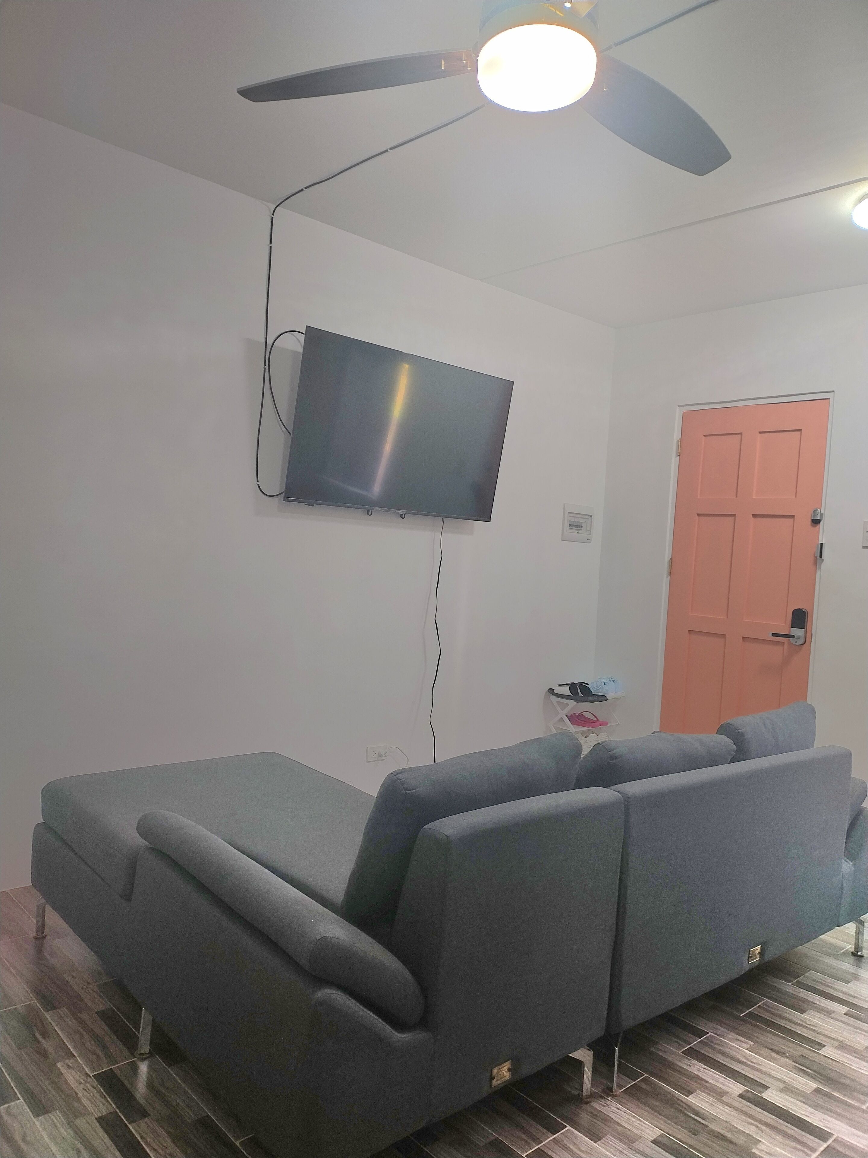 Updated Fully Furnished Charming Townhome With Ac In Bogo City - San Remigio