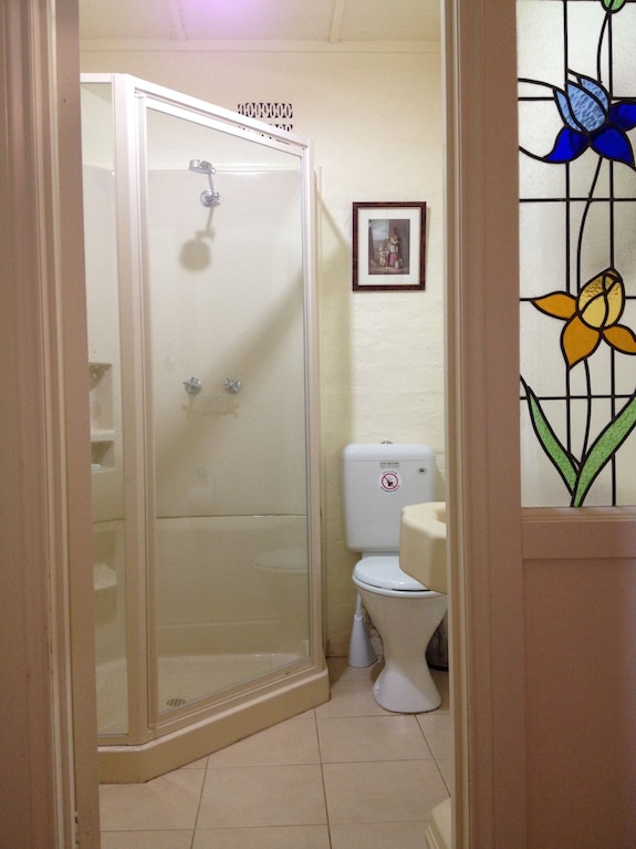 Cosy North Facing Priv Selfcontained Suite Set Within Large Garden, 7min To Town - Hamilton