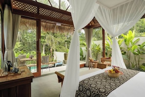 Vila luxo, vista para o vale | Escrivaninha, Wi-Fi de cortesia, roupa de cama