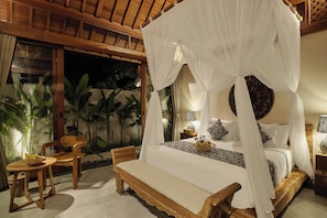 Vila luxo, vista para o vale | Escrivaninha, Wi-Fi de cortesia, roupa de cama
