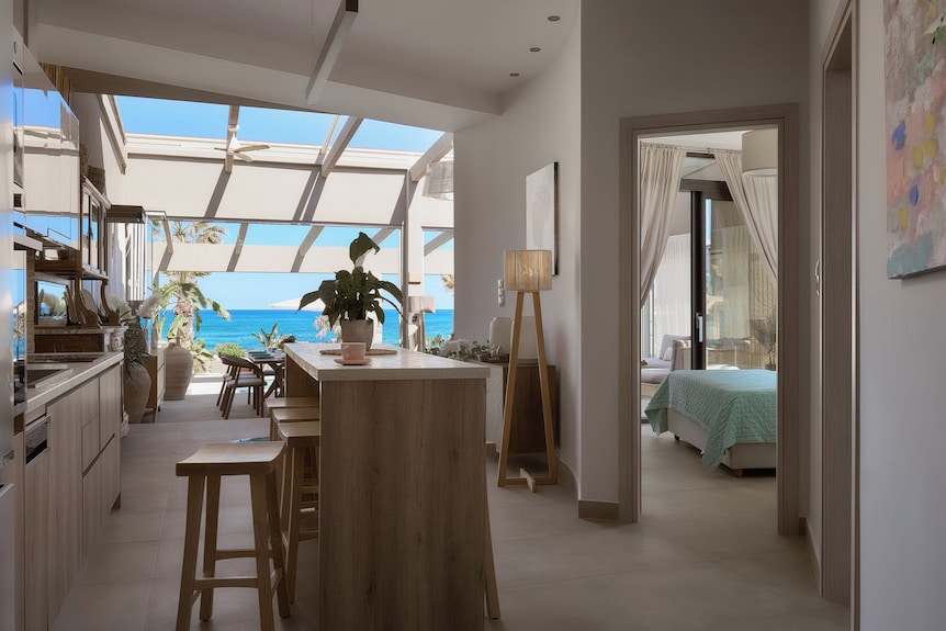 Sabbia Mare Beachfront Villa, Steps From Dine&shop - Chersónissos