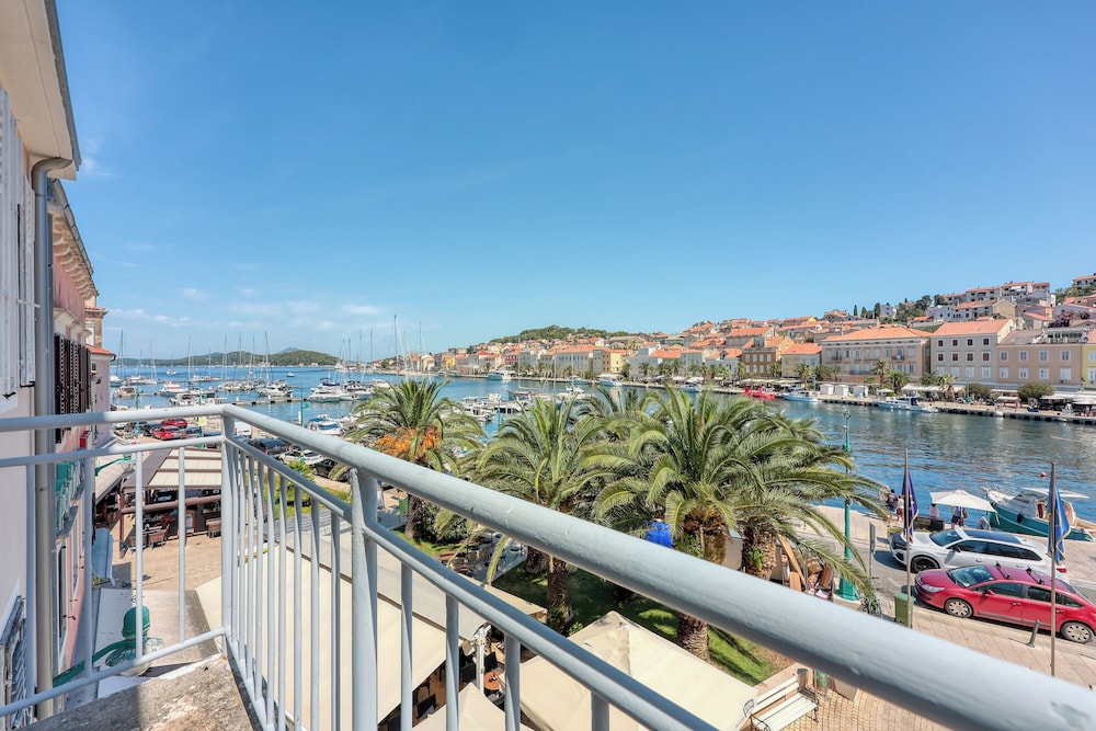 The Perfect View Penthouse Design Apt. - Mali Lošinj