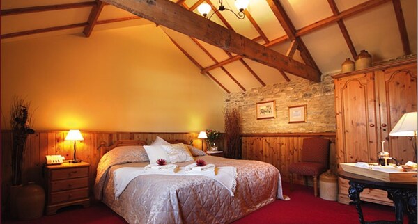 The Catherine Wheel - Bibury