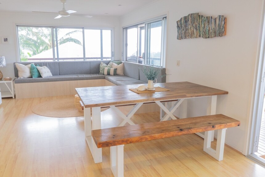 Comfortable Beachhouse, 4 Bedroom Family Home. Walk To Beach, Hotel, Cafes - Moreton Island