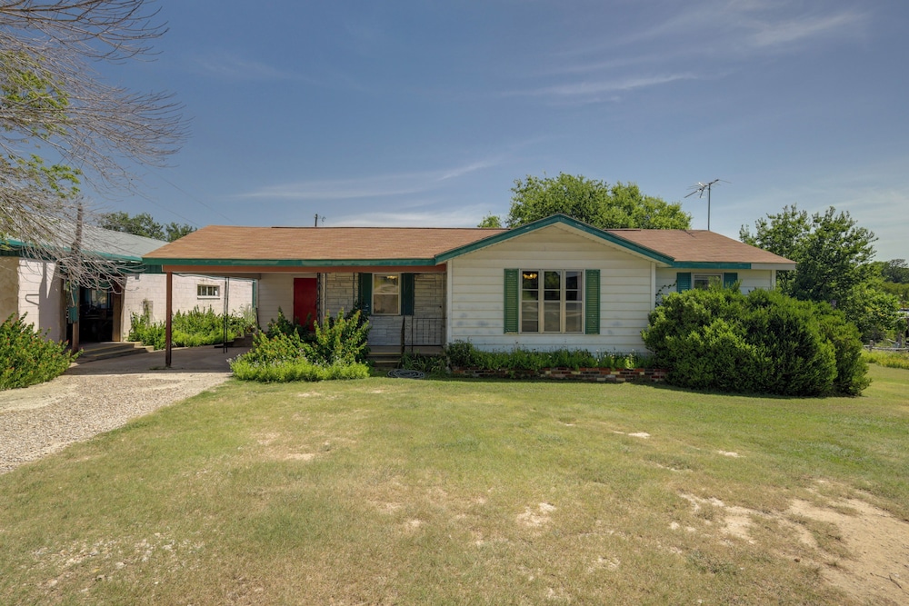 Hike From Your Door! Pet-friendly Whitney Home - Texas