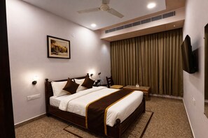 Quarto Básico | Wi-fi grátis, roupa de cama fornecida 