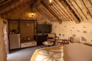 Cortinas/cortinados opacos, ferro/tábua de engomar, Wi-fi grátis 