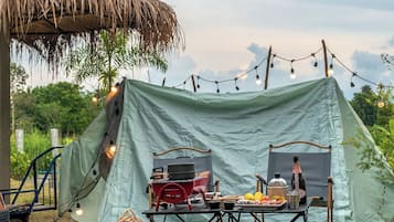 Tenda Económica, vista para o jardim | Cortinas/cortinados opacos, Wi-fi grátis