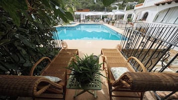 Piscina externa sazonal
