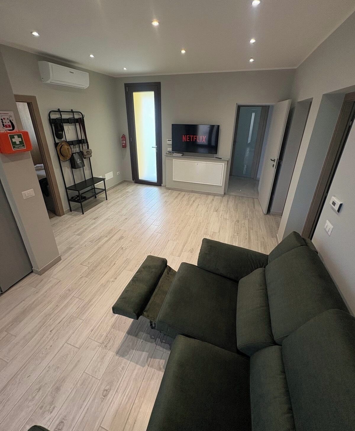 Accommodation Located 26 Km From Milan, 9.9 Km From Como And 15 Km From Switzerland. - Saronno