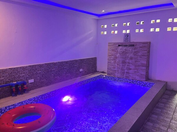 Rq Pool Villa, Angeles City - Ángeles