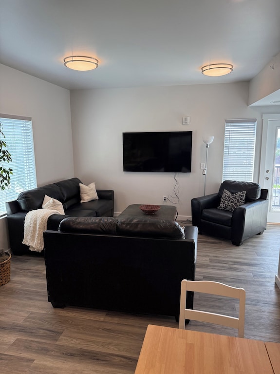 Brand New Construction, Stylish 3br/2ba Apartment In Laramie 1 Blk From Campus - Laramie, WY