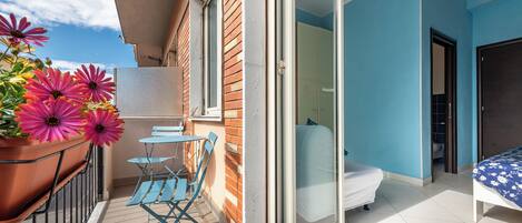 Quarto Clássico, varanda, Vista para a cidade | Wi-fi grátis