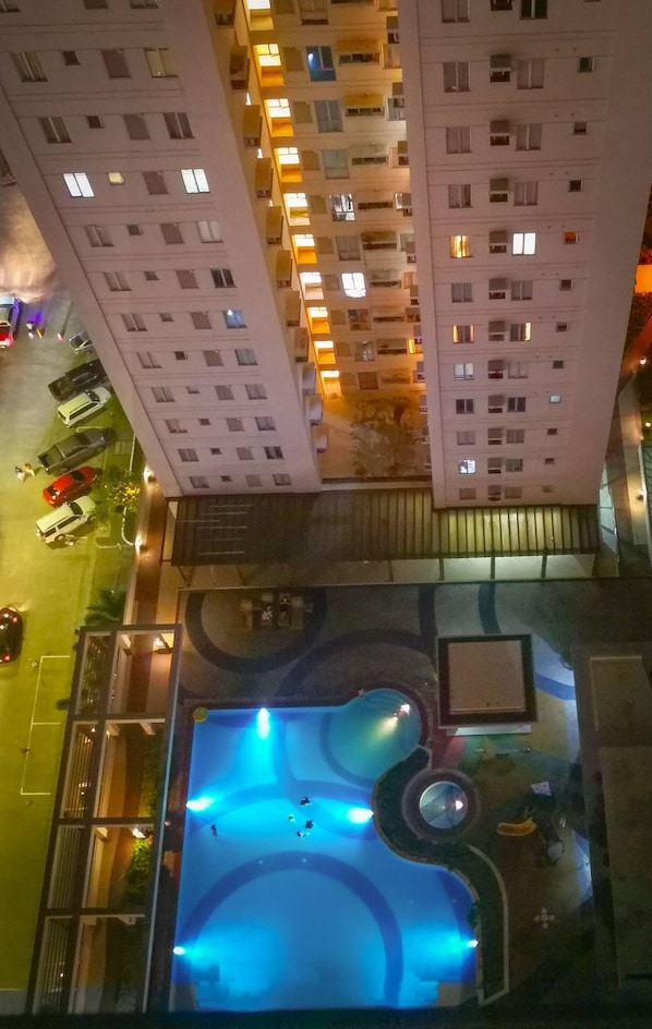 Apartamento em Condomínio Fechado, 1 quarto, acessível, vista para o jardim | Piscina | Piscina exterior