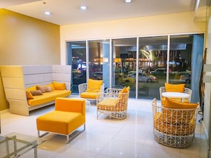 Apartamento em Condomínio Fechado, 1 quarto, acessível, vista para o jardim | Lounge