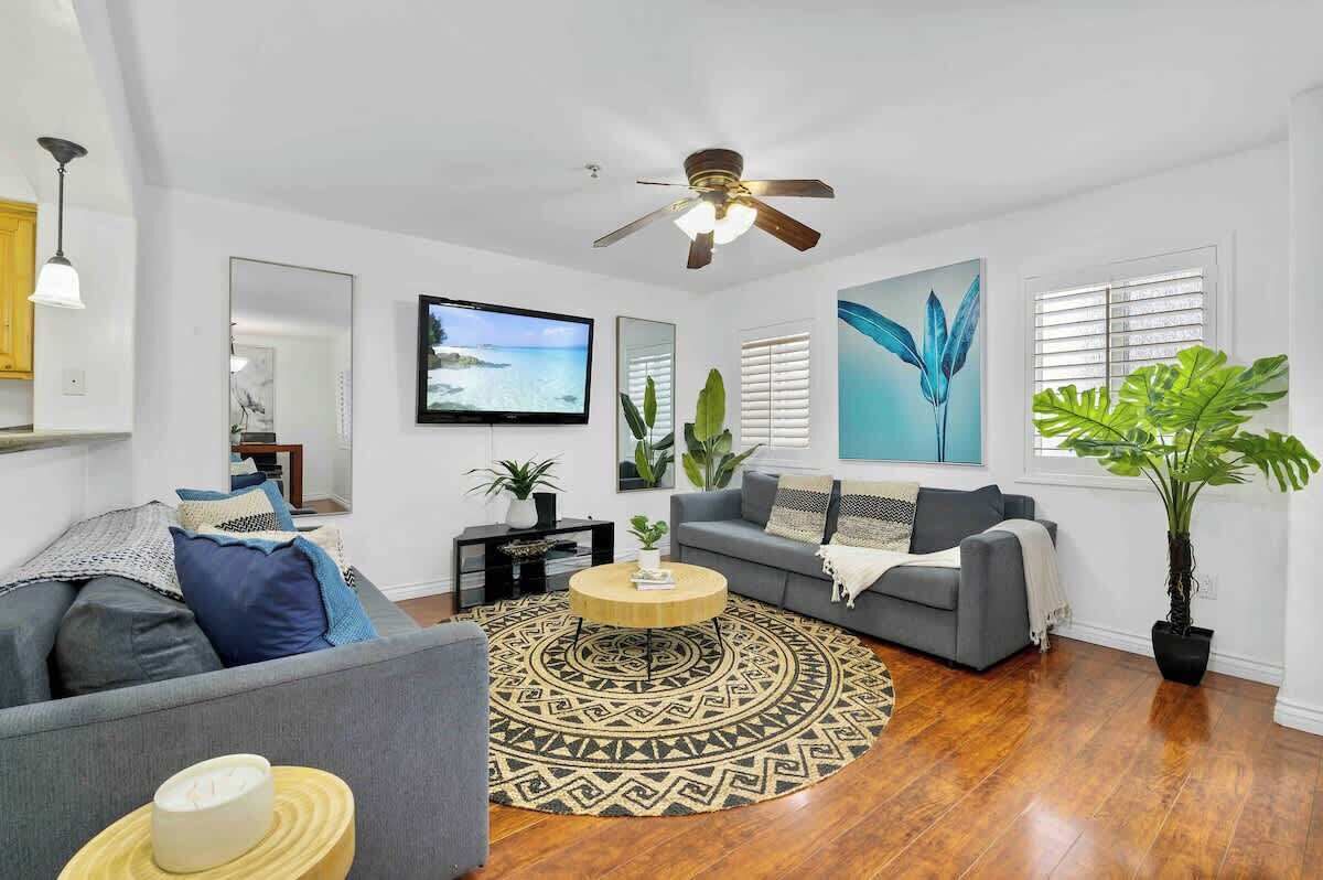 Mb Contemporary 4br/3ba Steps To Sand With Garage - Ocean Beach - San Diego