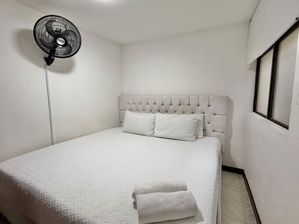 Medellín Poblado Gem • Walk to Provenza & Lleras - Medellín | Vrbo