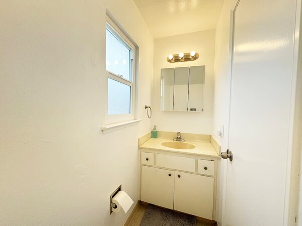 Comfortable 4br Heart Downtown Sj Central Ac Sjsu - San Jose, CA