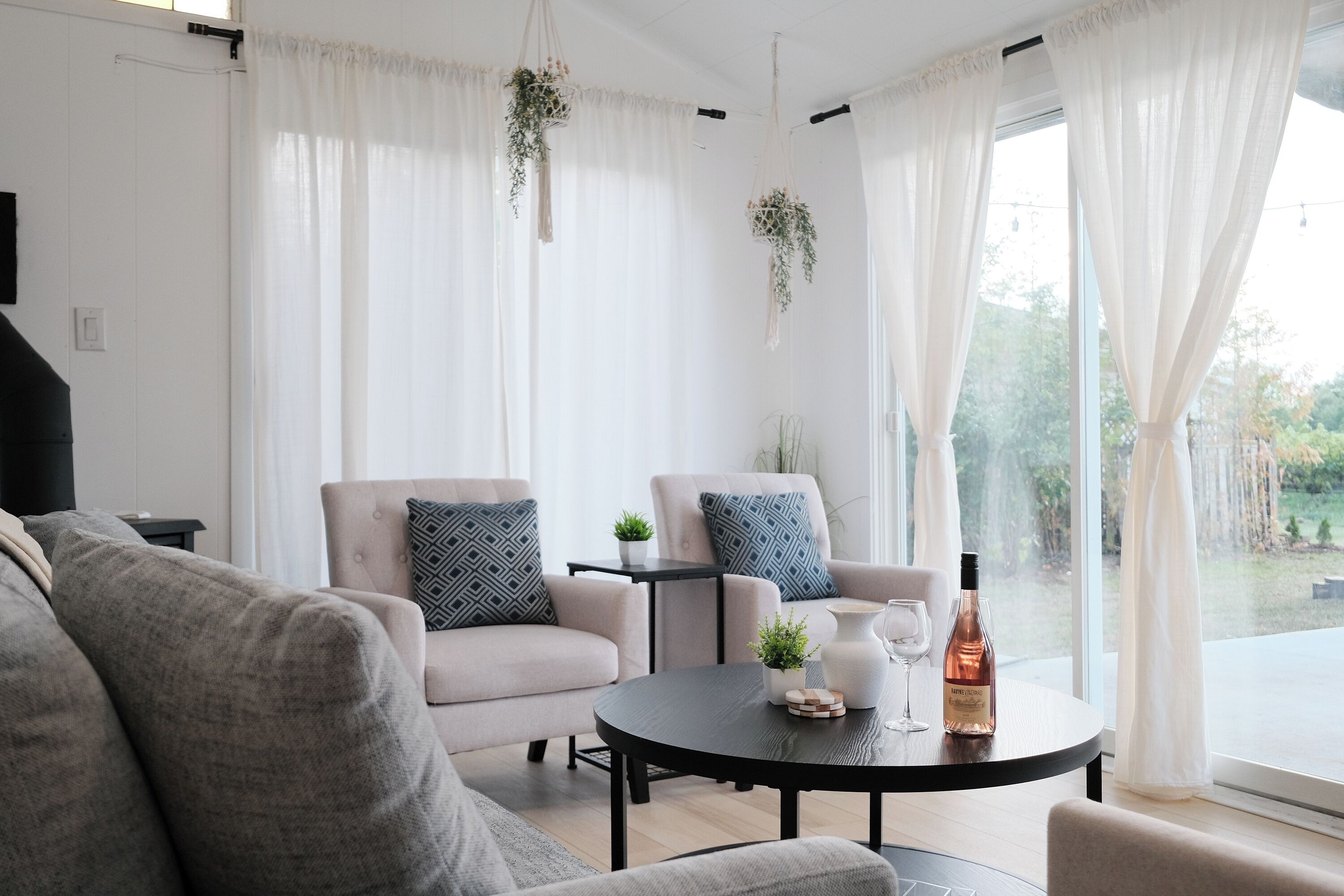 Retreat By The Vineyard |Panoramic Sauna |Hot Tub |Ev Charger - Niagara-on-the-Lake