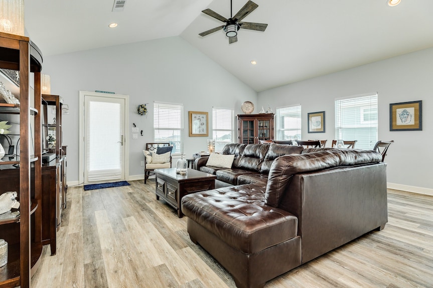 Prime | Steps To The Beach | Large Deck | Pet Friendly - 크리스털 비치