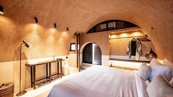 Villa Deluxe, 1 quarto, pátio, vista para a piscina | Lençóis de algodão egípcio, roupa de alta qualidade, cofre no quarto