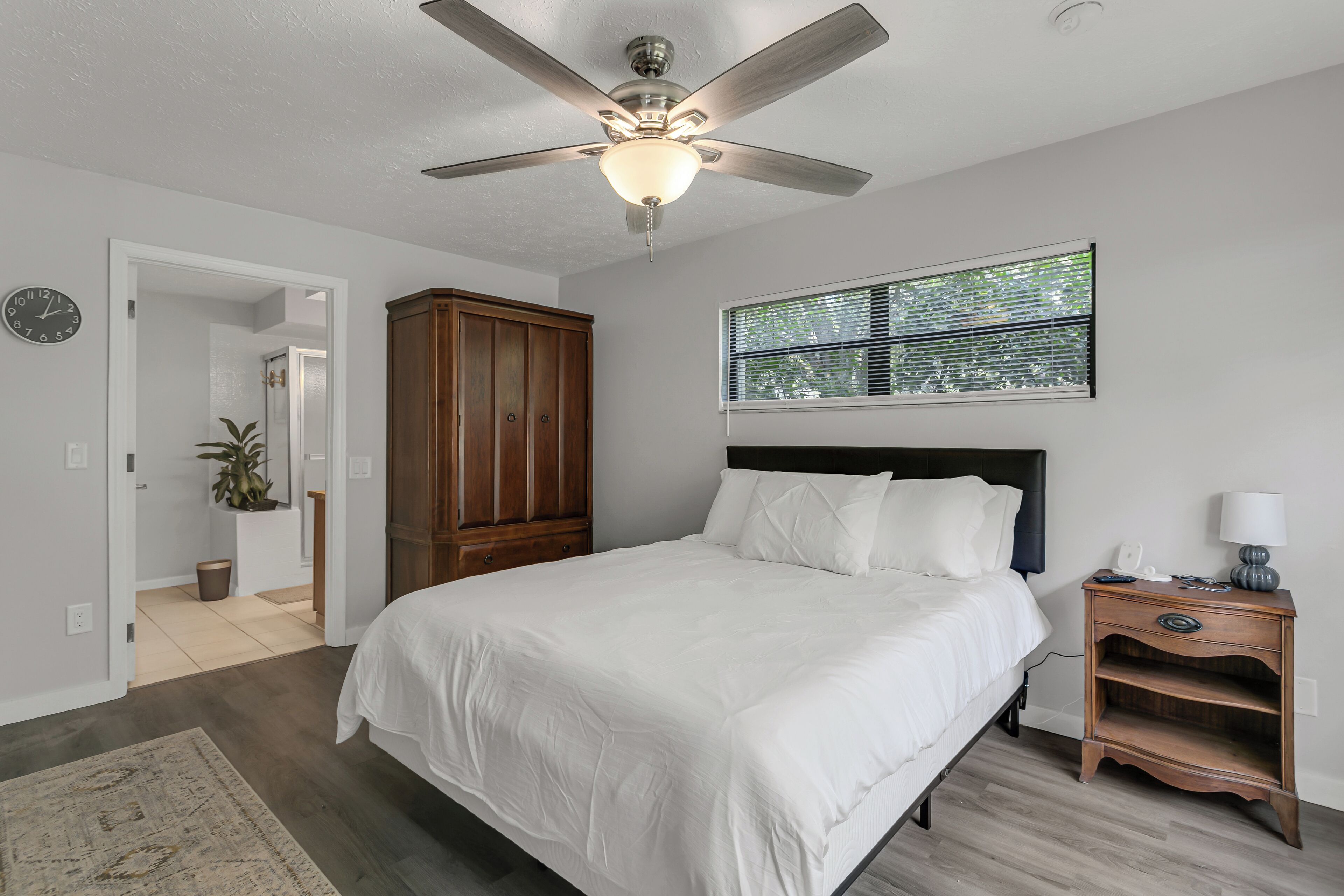 Tampa Family Oasis  Cozy Home W/ Screened-in Heated Pool - Land O' Lakes, FL