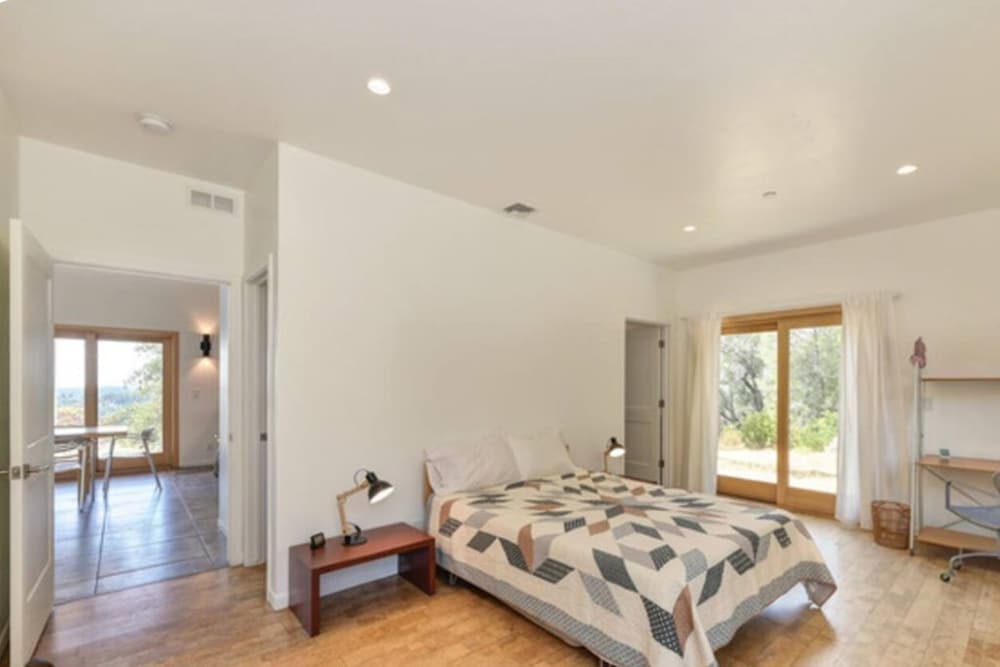 Hilltop Retreat in Amador County Wine Country - Volcano | Vrbo
