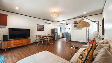 Bungalow, varanda | Sala de estar