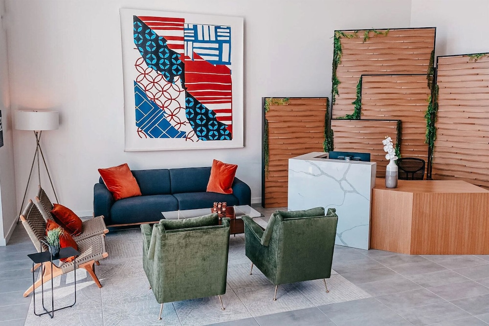 Blueground | Harvard Heights, pool, nr MacArthur Park - Los Angeles | Vrbo