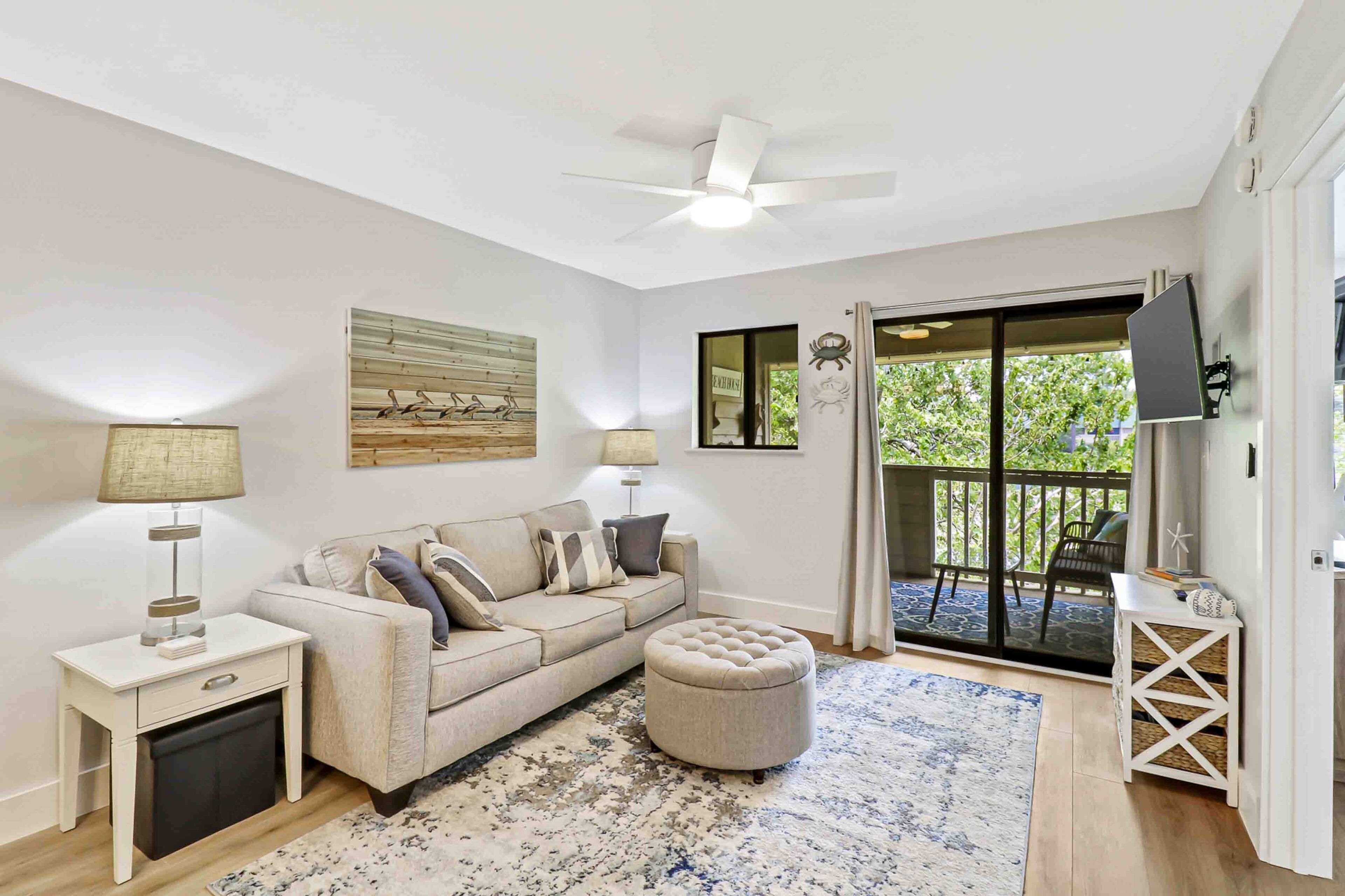 Charming Condo W/indoor Heated Pool And Hot Tub. Outdoor Pool, Basketball Court - Port Royal, SC