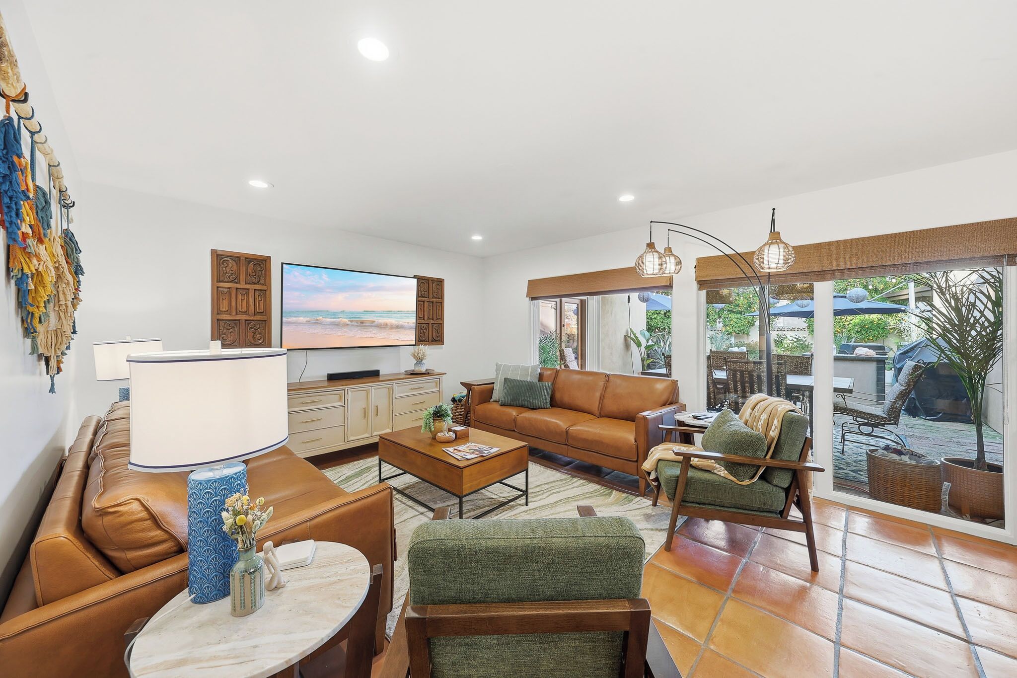 Litchfield Oasis Art Retreat - Walking Distance To Wigwam ,Private Pool, Stadium - Litchfield Park, AZ