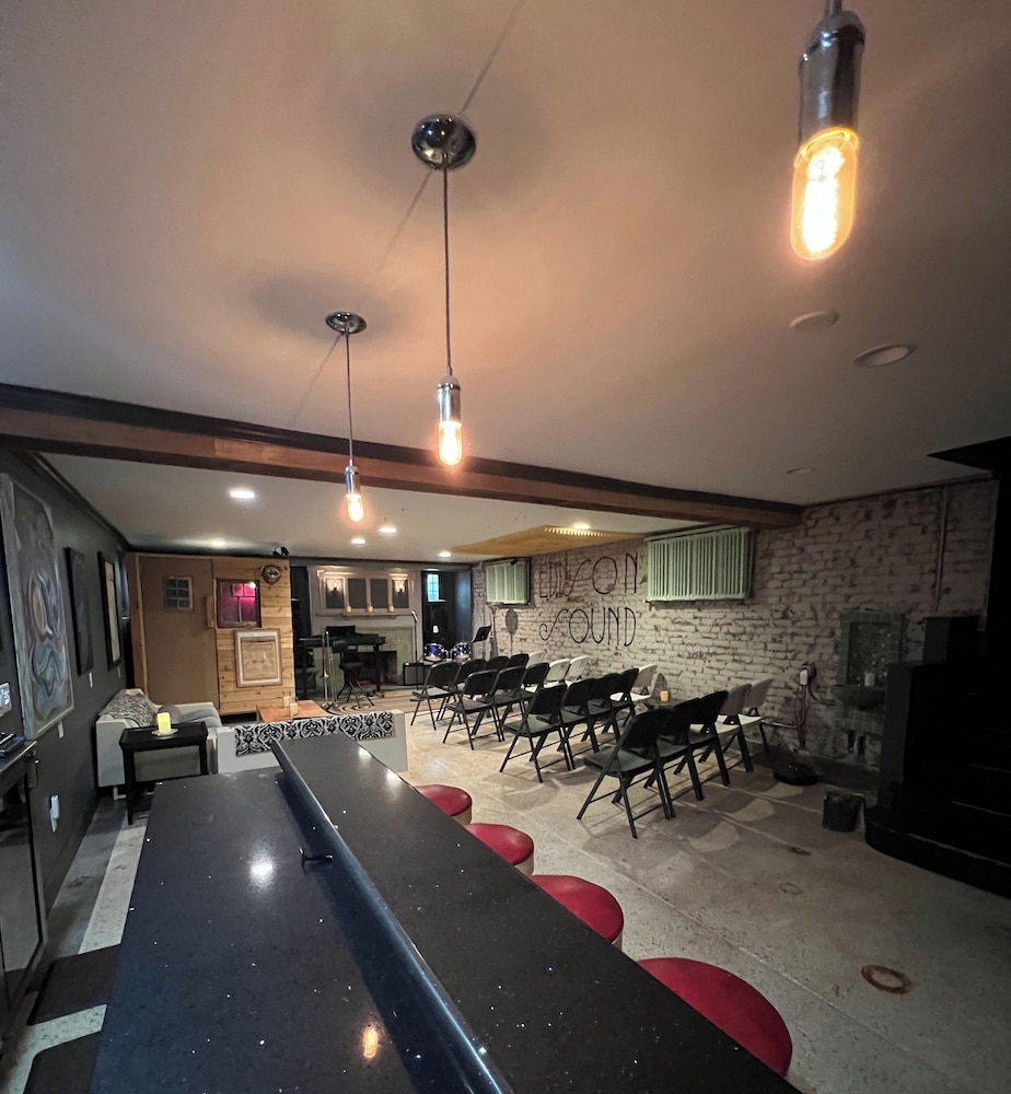 The Historic Mazer Mansion - Detroit | Vrbo