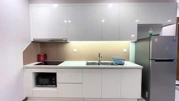 Apartamento de Luxo, varanda, vista para o pátio | Cozinha privada