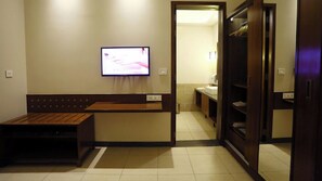 Quarto casal ou duplo premier, sacada, vista para o jardim | Wi-Fi de cortesia, acesso para cadeiras de rodas