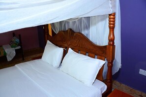 Bangalô família, sacada, vista para o jardim | Wi-Fi de cortesia, roupa de cama