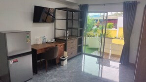 Quarto casal conforto, vista para a cidade | Escrivaninha, espaço de trabalho para notebook, Wi-Fi de cortesia