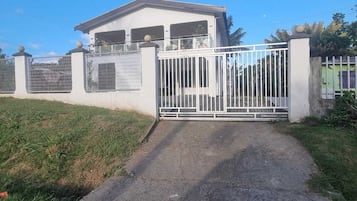 Fachada da propriedade