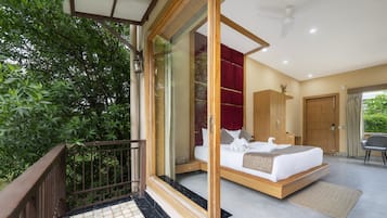 Quarto real, vista para o jardim, no jardim | Cortinas blackout, ferros/tábuas de passar roupa
