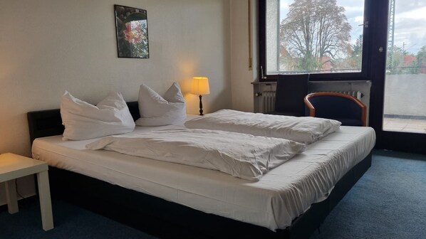 Quarto Duplo Comfort, casa de banho privativa | Secretária, Wi-fi grátis 