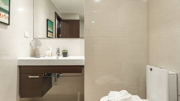 Apartamento, varanda | Casa de banho