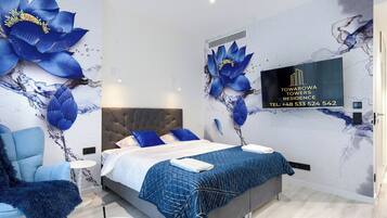 Espaço de trabalho para notebook, cortinas blackout