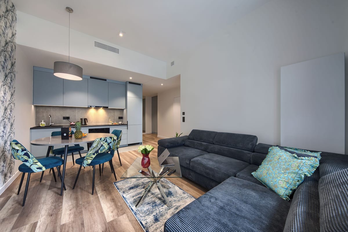Suite Deluxe, Vista para a cidade | Secretária adequada para computadores portáteis