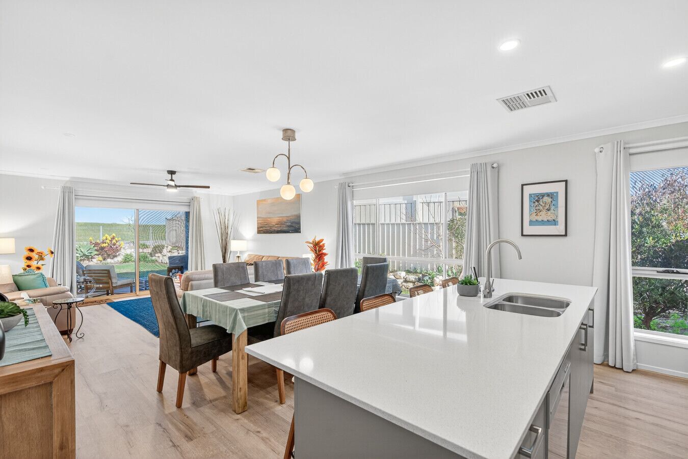 Spacious Coastal Retreat At Coorong Quays Marina  Private Dunes & River Access - Hindmarsh Island