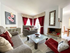 Casa | 3 quartos, internet de alta velocidade 
