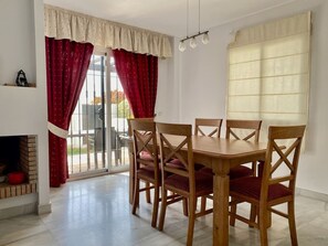 Casa | 3 quartos, internet de alta velocidade 