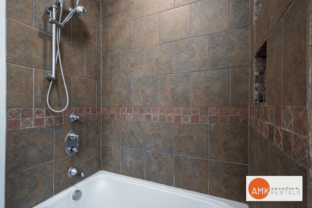 Lake Life Getaway - Condo Near Downtown - Douglas, MI