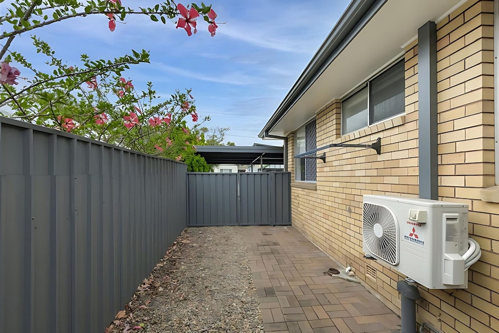 Prickly Pear Stays In Adamstown - Hunter Region